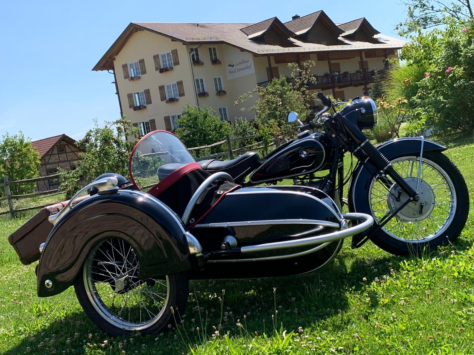 BMW R 67 / 2 Gespann - Oldtimer Erlebnis mit dem Motorrad
